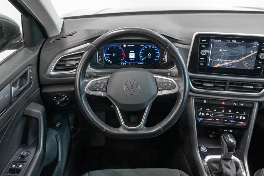 Grey Volkswagen T-Roc 2022 in Vilnius, with an engine capacity of 2.00 L and mileage of 151 thousand km for 20900 €, photo 14 on AUTOMOTO.COM.LV