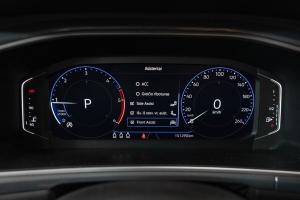 Grey Volkswagen T-Roc 2022 in Vilnius, with an engine capacity of 2.00 L and mileage of 151 thousand km for 20900 €, photo 17 on AUTOMOTO.COM.LV