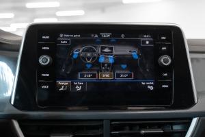 Grey Volkswagen T-Roc 2022 in Vilnius, with an engine capacity of 2.00 L and mileage of 151 thousand km for 20900 €, photo 21 on AUTOMOTO.COM.LV