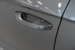 Grey Volkswagen T-Roc 2022 in Vilnius, with an engine capacity of 2.00 L and mileage of 151 thousand km for 20900 €, photo 26 on AUTOMOTO.COM.LV