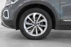 Grey Volkswagen T-Roc 2022 in Vilnius, with an engine capacity of 2.00 L and mileage of 151 thousand km for 20900 €, photo 27 on AUTOMOTO.COM.LV
