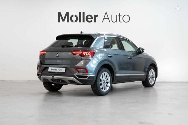 Grey Volkswagen T-Roc 2022 in Vilnius, with an engine capacity of 2.00 L and mileage of 151 thousand km for 20900 €, photo 3 on AUTOMOTO.COM.LV