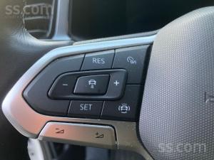Grey Volkswagen T-Roc 2022 in Daugavpils, with an engine capacity of 2.00 L and mileage of 42 thousand km for 22300 €, photo 8 on AUTOMOTO.COM.LV