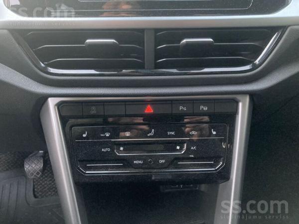 Pelēks Volkswagen T-Roc 2022 Daugavpils, ar dzinēja tilpumu 2.00 L un nobraukumu 42 tūkst. km par 22300 €, foto 8 vietnē AUTOMOTO.COM.LV