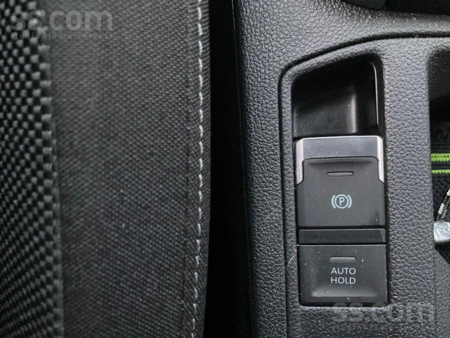 Grey Volkswagen T-Roc 2022 in Daugavpils, with an engine capacity of 2.00 L and mileage of 42 thousand km for 22300 €, photo 10 on AUTOMOTO.COM.LV