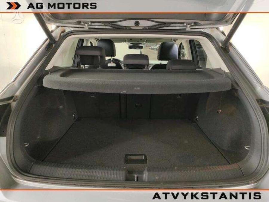 Grey Volkswagen T-Roc 2022 in Vilnius, with an engine capacity of 1.50 L and mileage of 121 thousand km for 19900 €, photo 8 on AUTOMOTO.COM.LV