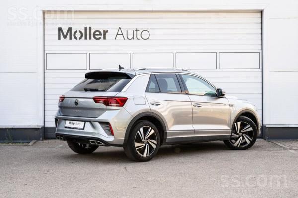 Grey Volkswagen T-Roc 2022 in Riga, with an engine capacity of 1.50 L and mileage of 63 thousand km for 25950 €, photo 3 on AUTOMOTO.COM.LV