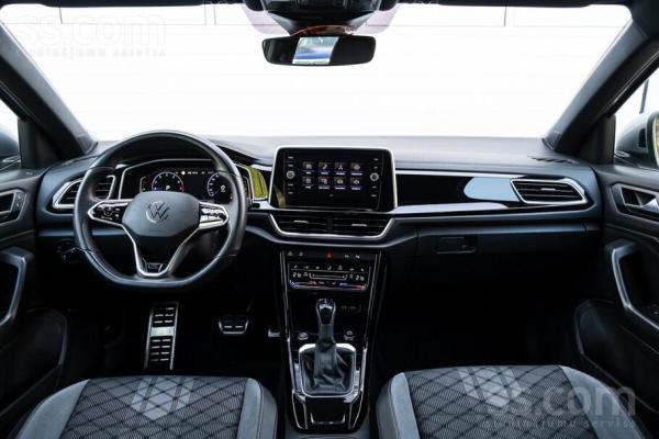 Grey Volkswagen T-Roc 2022 in Riga, with an engine capacity of 1.50 L and mileage of 63 thousand km for 25950 €, photo 8 on AUTOMOTO.COM.LV