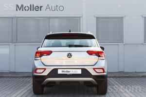 Grey Volkswagen T-Roc 2022 in Ventspils, with an engine capacity of 2.00 L and mileage of 206 thousand km for 15900 €, photo 5 on AUTOMOTO.COM.LV