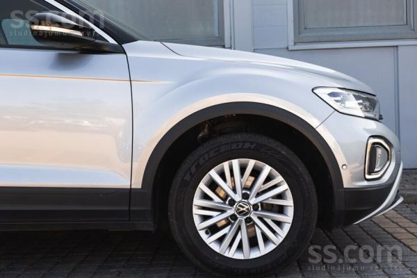 Grey Volkswagen T-Roc 2022 in Ventspils, with an engine capacity of 2.00 L and mileage of 206 thousand km for 15900 €, photo 9 on AUTOMOTO.COM.LV
