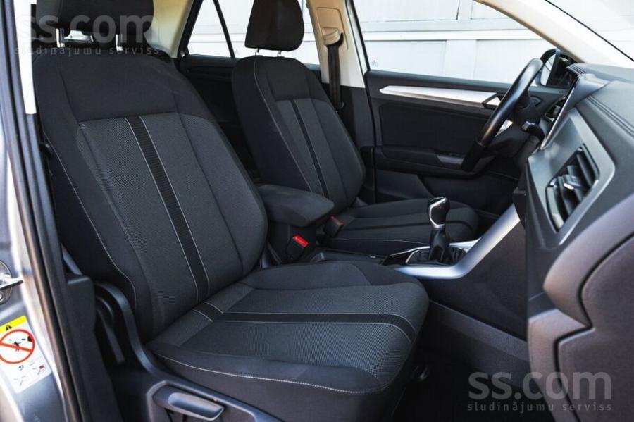 Grey Volkswagen T-Roc 2022 in Ventspils, with an engine capacity of 2.00 L and mileage of 206 thousand km for 15900 €, photo 15 on AUTOMOTO.COM.LV