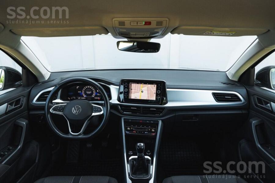 Grey Volkswagen T-Roc 2022 in Ventspils, with an engine capacity of 2.00 L and mileage of 206 thousand km for 15900 €, photo 16 on AUTOMOTO.COM.LV