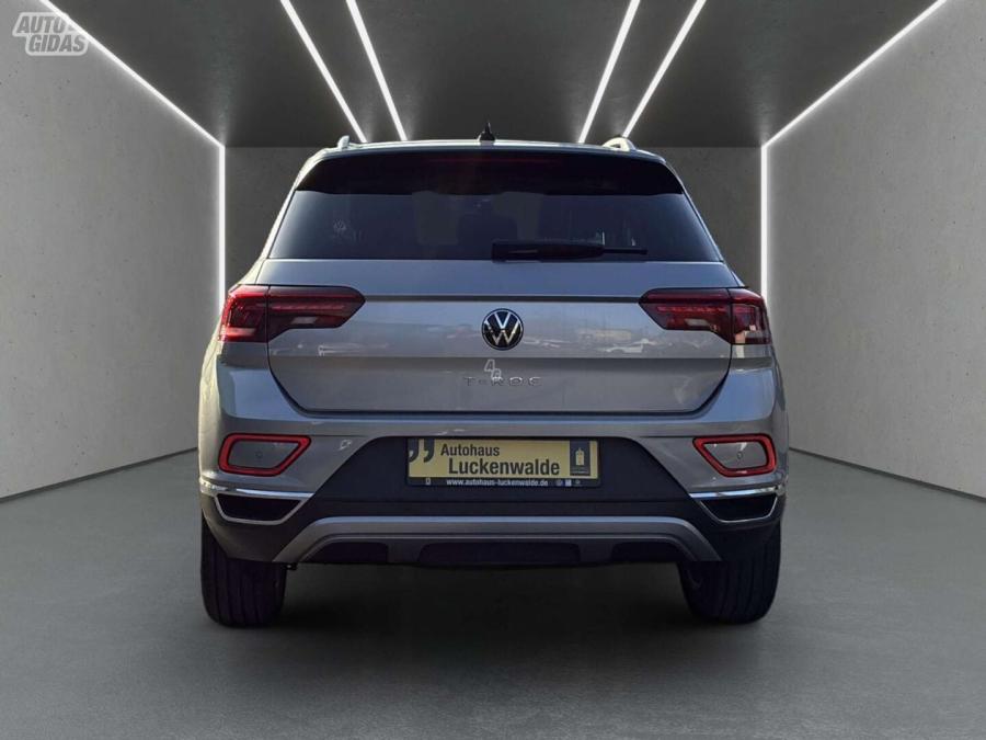 Grey Volkswagen T-Roc 2023 in Kaunas, with an engine capacity of 1.50 L and mileage of 27 thousand km for 29959 €, photo 6 on AUTOMOTO.COM.LV