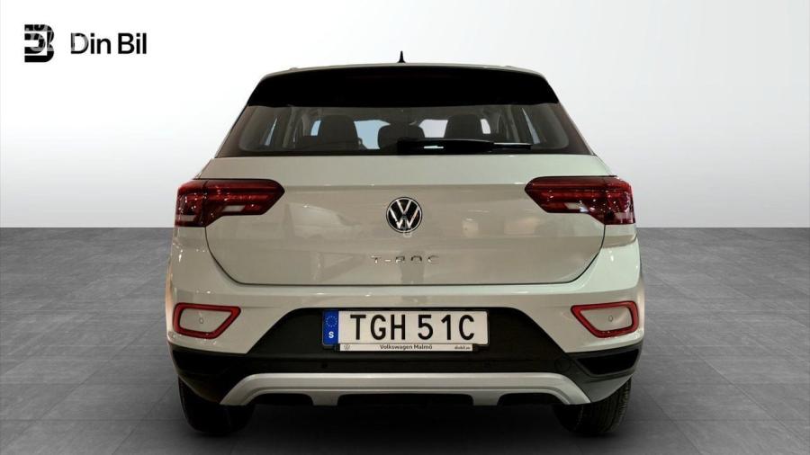 Grey Volkswagen T-Roc 2023 in Kaunas, with an engine capacity of 0.00 L and mileage of 33 thousand km for 23129 €, photo 5 on AUTOMOTO.COM.LV