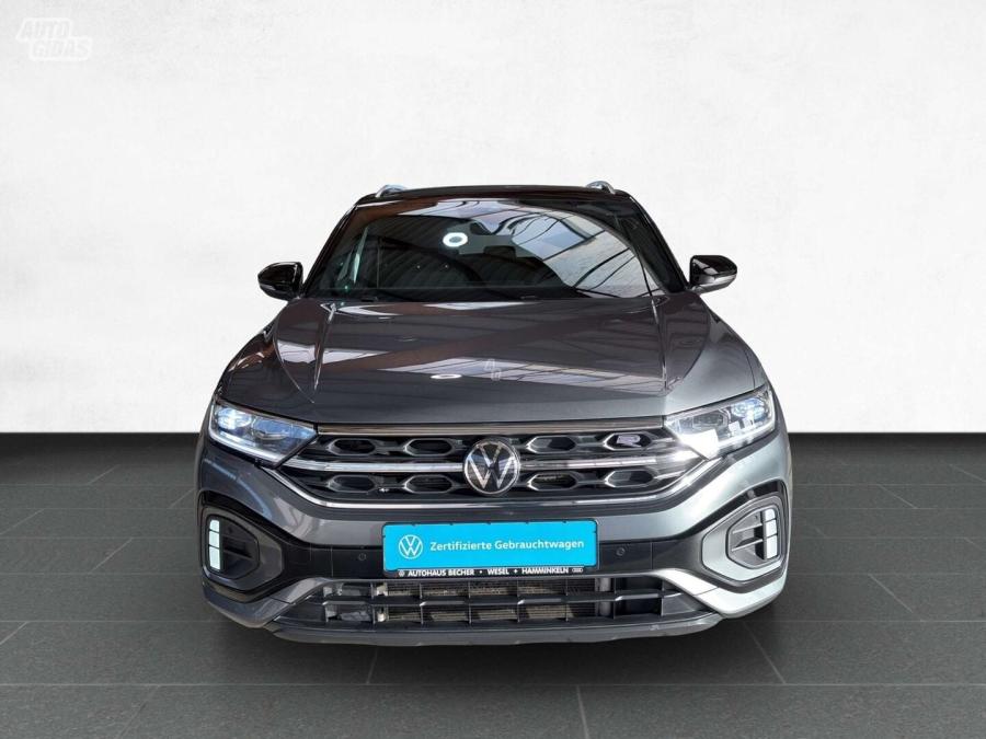 Pelēks Volkswagen T-Roc 2023 Kauņa, ar dzinēja tilpumu 2.00 L un nobraukumu 50 tūkst. km par 32628 €, foto 2 vietnē AUTOMOTO.COM.LV