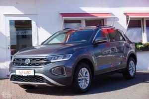 Pelēks Volkswagen T-Roc 2023 Kauņa, ar dzinēja tilpumu 1.00 L un nobraukumu 69 tūkst. km par 24409 €, foto 2 vietnē AUTOMOTO.COM.LV