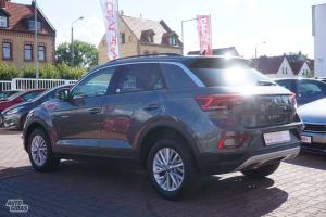 Pelēks Volkswagen T-Roc 2023 Kauņa, ar dzinēja tilpumu 1.00 L un nobraukumu 69 tūkst. km par 24409 €, foto 3 vietnē AUTOMOTO.COM.LV