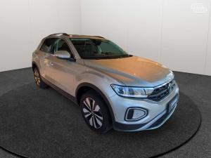 Grey Volkswagen T-Roc 2023 in Kaunas, with an engine capacity of 1.50 L and mileage of 20 thousand km for 29579 €, photo 3 on AUTOMOTO.COM.LV