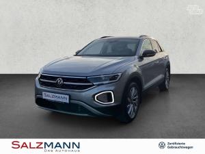 Pelēks Volkswagen T-Roc 2023 Kauņa, ar dzinēja tilpumu 1.50 L un nobraukumu 20 tūkst. km par 26509 €, foto  vietnē AUTOMOTO.COM.LV