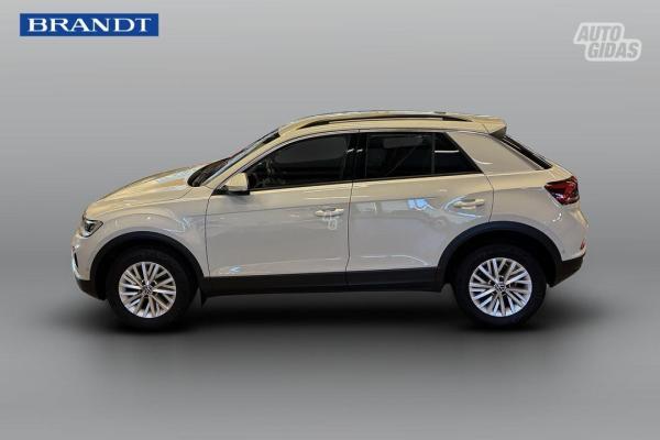 Grey Volkswagen T-Roc 2023 in Kaunas, with an engine capacity of 0.00 L and mileage of 37 thousand km for 22945 €, photo 2 on AUTOMOTO.COM.LV