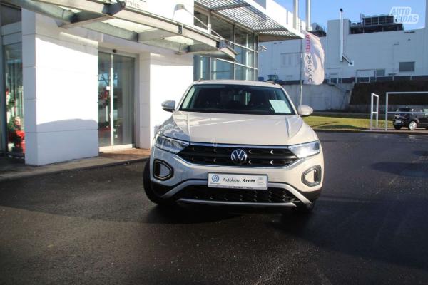 Grey Volkswagen T-Roc 2023 in Kaunas, with an engine capacity of 1.00 L and mileage of 37 thousand km for 22421 €, photo 3 on AUTOMOTO.COM.LV