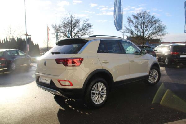 Grey Volkswagen T-Roc 2023 in Kaunas, with an engine capacity of 1.00 L and mileage of 37 thousand km for 22421 €, photo 5 on AUTOMOTO.COM.LV