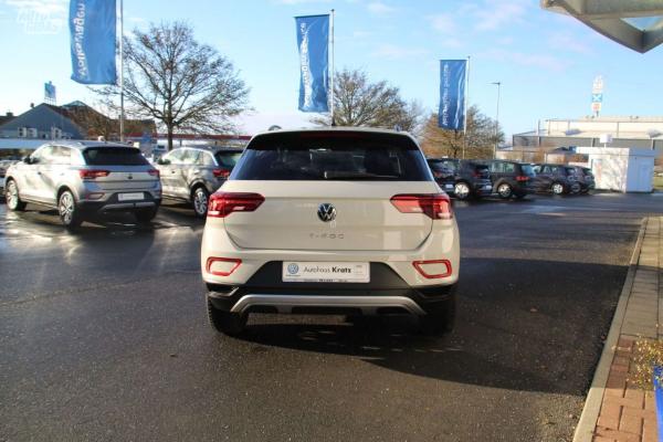 Grey Volkswagen T-Roc 2023 in Kaunas, with an engine capacity of 1.00 L and mileage of 37 thousand km for 22421 €, photo 6 on AUTOMOTO.COM.LV