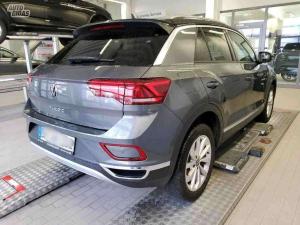 Grey Volkswagen T-Roc 2023 in Kaunas, with an engine capacity of 1.00 L and mileage of 30 thousand km for 25762 €, photo 2 on AUTOMOTO.COM.LV