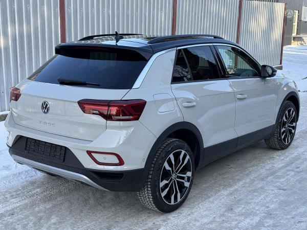 Grey Volkswagen T-Roc 2023 in Vilkaviskis, with an engine capacity of 1.50 L and mileage of 23 thousand km for 21300 €, photo 7 on AUTOMOTO.COM.LV