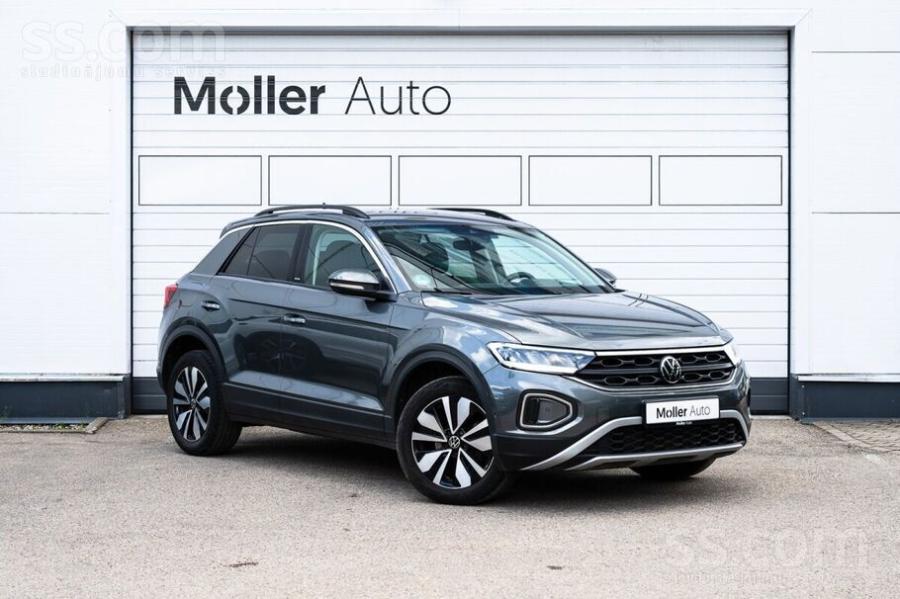 Grey Volkswagen T-Roc 2023 in Riga, with an engine capacity of 1.50 L and mileage of 143 thousand km for 19950 €, photo 3 on AUTOMOTO.COM.LV