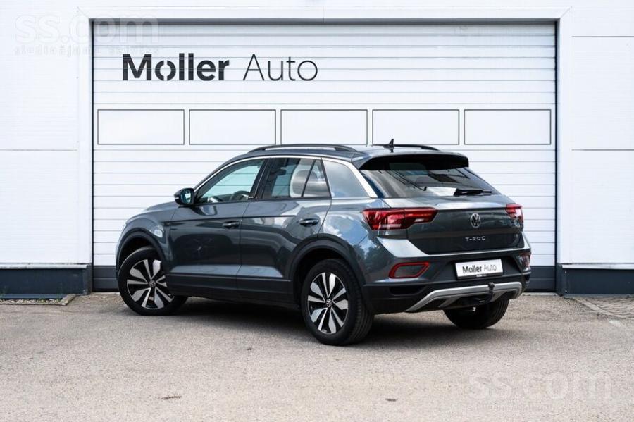 Grey Volkswagen T-Roc 2023 in Riga, with an engine capacity of 1.50 L and mileage of 143 thousand km for 19950 €, photo 4 on AUTOMOTO.COM.LV