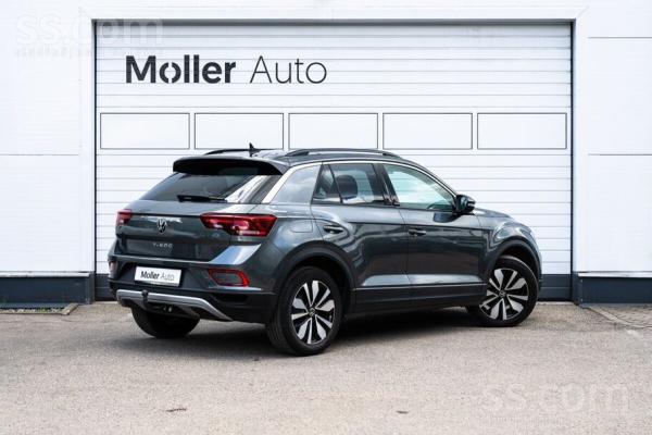 Grey Volkswagen T-Roc 2023 in Riga, with an engine capacity of 1.50 L and mileage of 143 thousand km for 19950 €, photo 4 on AUTOMOTO.COM.LV