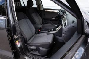 Grey Volkswagen T-Roc 2023 in Riga, with an engine capacity of 1.50 L and mileage of 143 thousand km for 19950 €, photo 8 on AUTOMOTO.COM.LV