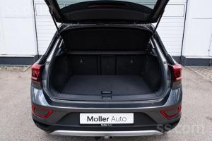 Grey Volkswagen T-Roc 2023 in Riga, with an engine capacity of 1.50 L and mileage of 143 thousand km for 19950 €, photo 18 on AUTOMOTO.COM.LV