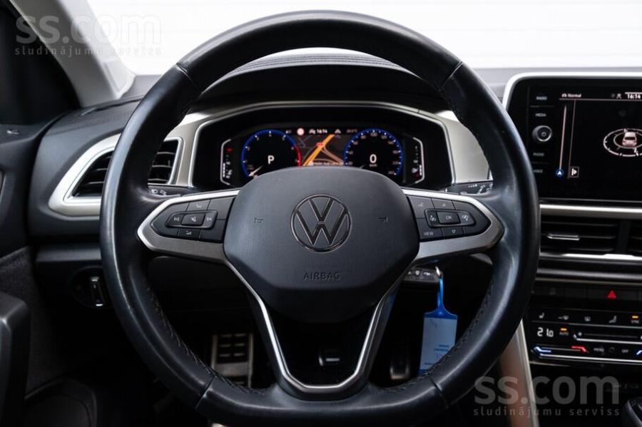 Grey Volkswagen T-Roc 2023 in Riga, with an engine capacity of 1.50 L and mileage of 143 thousand km for 19950 €, photo 20 on AUTOMOTO.COM.LV