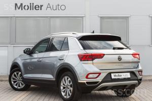 Grey Volkswagen T-Roc 2023 in Ventspils, with an engine capacity of 2.00 L and mileage of 107 thousand km for 26150 €, photo 4 on AUTOMOTO.COM.LV