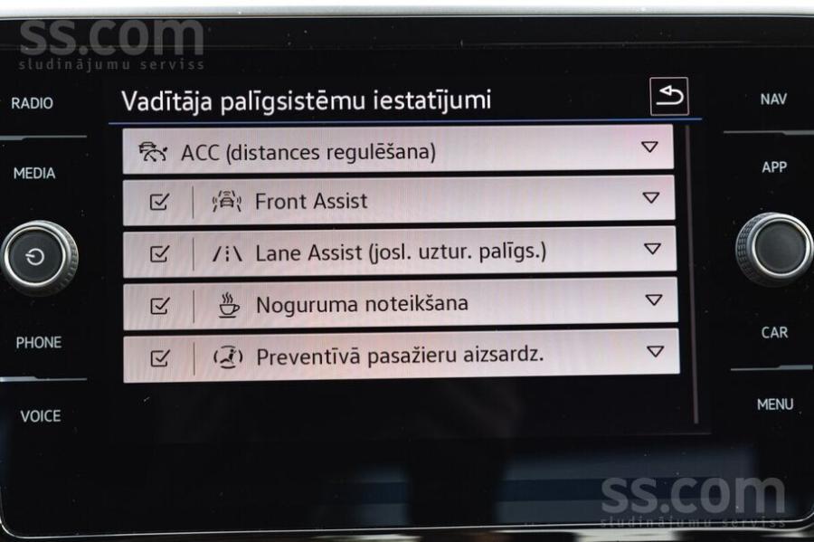Grey Volkswagen T-Roc 2023 in Ventspils, with an engine capacity of 2.00 L and mileage of 107 thousand km for 26150 €, photo 25 on AUTOMOTO.COM.LV