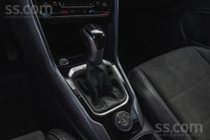 Grey Volkswagen T-Roc 2023 in Ventspils, with an engine capacity of 2.00 L and mileage of 107 thousand km for 26150 €, photo 27 on AUTOMOTO.COM.LV