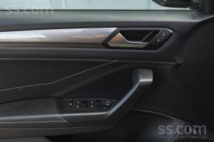 Grey Volkswagen T-Roc 2023 in Ventspils, with an engine capacity of 2.00 L and mileage of 107 thousand km for 26150 €, photo 32 on AUTOMOTO.COM.LV