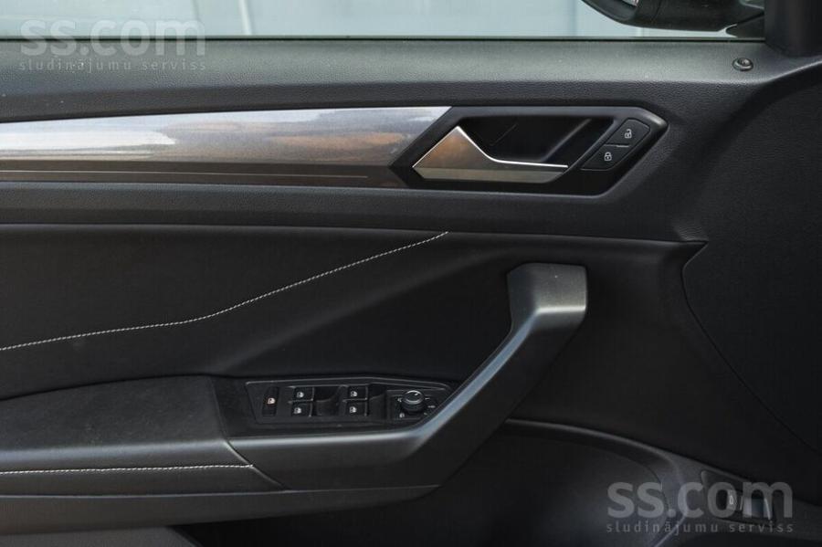 Grey Volkswagen T-Roc 2023 in Ventspils, with an engine capacity of 2.00 L and mileage of 107 thousand km for 26150 €, photo 32 on AUTOMOTO.COM.LV