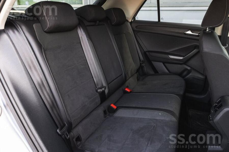 Grey Volkswagen T-Roc 2023 in Ventspils, with an engine capacity of 2.00 L and mileage of 107 thousand km for 26150 €, photo 36 on AUTOMOTO.COM.LV