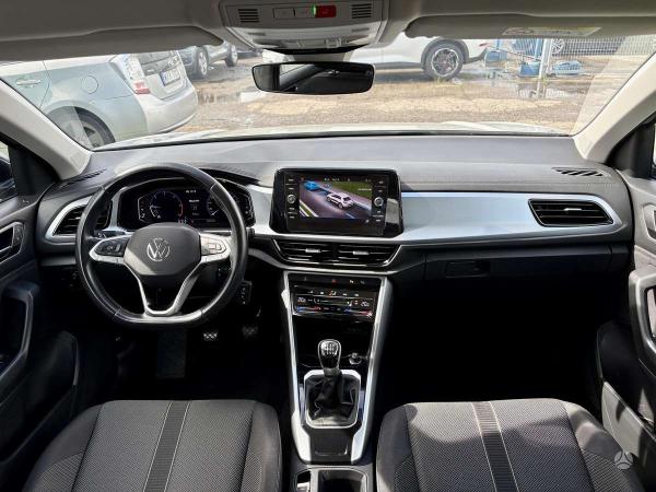 Pelēks Volkswagen T-Roc 2023 Panevēža, ar dzinēja tilpumu 1.97 L un nobraukumu 226 tūkst. km par 16300 €, foto 10 vietnē AUTOMOTO.COM.LV