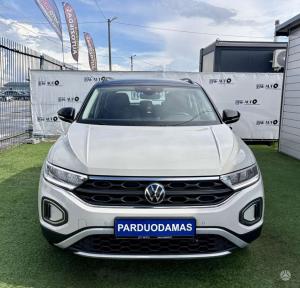 Pelēks Volkswagen T-Roc 2023 Panevēža, ar dzinēja tilpumu 1.97 L un nobraukumu 226 tūkst. km par 16300 €, foto 4 vietnē AUTOMOTO.COM.LV