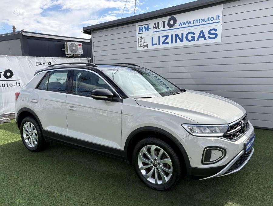 Pelēks Volkswagen T-Roc 2023 Panevēža, ar dzinēja tilpumu 1.97 L un nobraukumu 226 tūkst. km par 16300 €, foto 7 vietnē AUTOMOTO.COM.LV