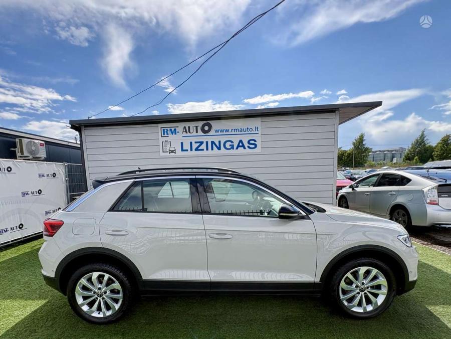 Pelēks Volkswagen T-Roc 2023 Panevēža, ar dzinēja tilpumu 1.97 L un nobraukumu 226 tūkst. km par 16300 €, foto 8 vietnē AUTOMOTO.COM.LV