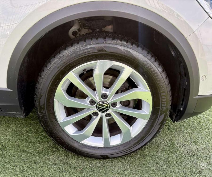 Pelēks Volkswagen T-Roc 2023 Panevēža, ar dzinēja tilpumu 1.97 L un nobraukumu 226 tūkst. km par 16300 €, foto 15 vietnē AUTOMOTO.COM.LV