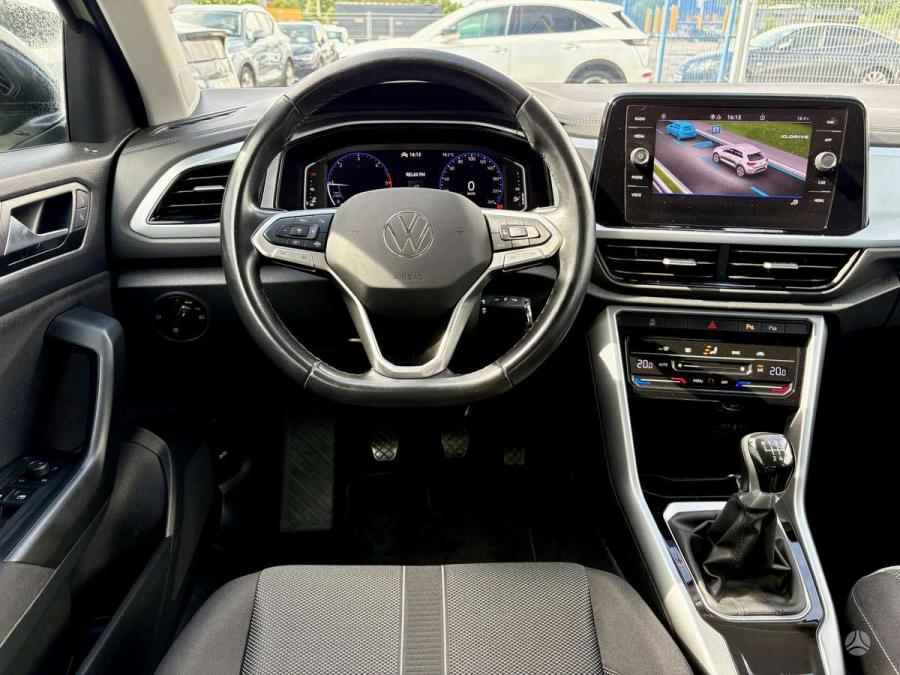 Pelēks Volkswagen T-Roc 2023 Panevēža, ar dzinēja tilpumu 1.97 L un nobraukumu 226 tūkst. km par 16300 €, foto 23 vietnē AUTOMOTO.COM.LV