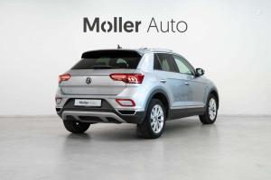 Grey Volkswagen T-Roc 2023 in Vilnius, with an engine capacity of 1.50 L and mileage of 129 thousand km for 22500 €, photo 4 on AUTOMOTO.COM.LV