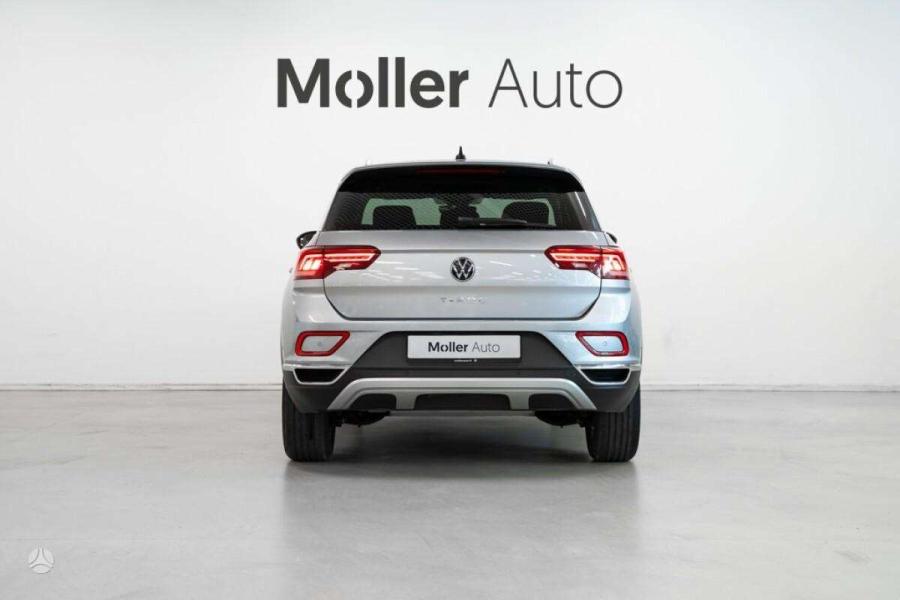 Grey Volkswagen T-Roc 2023 in Vilnius, with an engine capacity of 1.50 L and mileage of 129 thousand km for 22500 €, photo 7 on AUTOMOTO.COM.LV