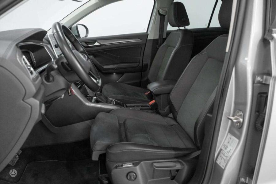 Grey Volkswagen T-Roc 2023 in Vilnius, with an engine capacity of 1.50 L and mileage of 129 thousand km for 22500 €, photo 8 on AUTOMOTO.COM.LV